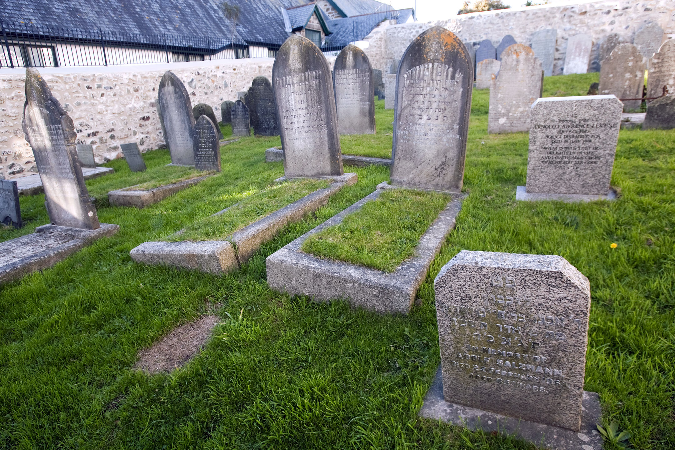 Penzance Jewish Cemetery - Penlee House
